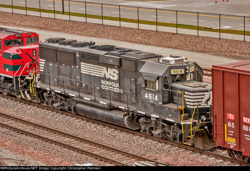 NS 4614 on BNSF H-LINGAL1-15